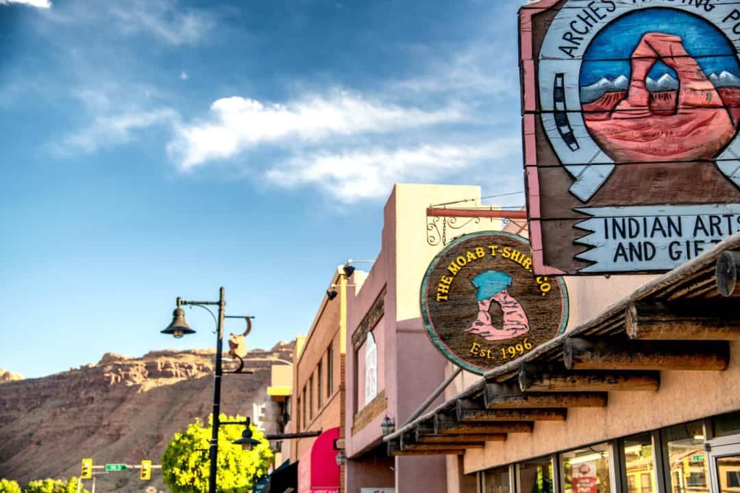 Ultimate Moab Packing List (Arches and Canyonlands) - Wandermust Family