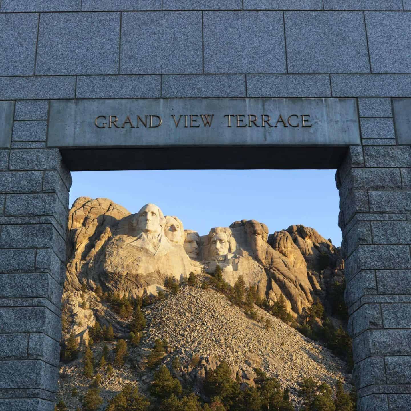 Tips for Visiting Mount Rushmore with kids - Wandermust Family