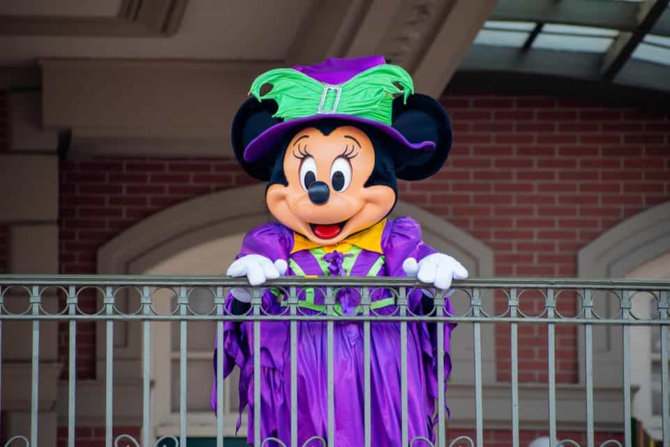 Visiting Disneyland Paris at Halloween – Tips & Tricks – Wandermust Family