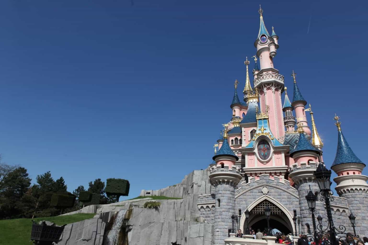 ULTIMATE Disneyland Paris Castle Guide - Wandermust Family